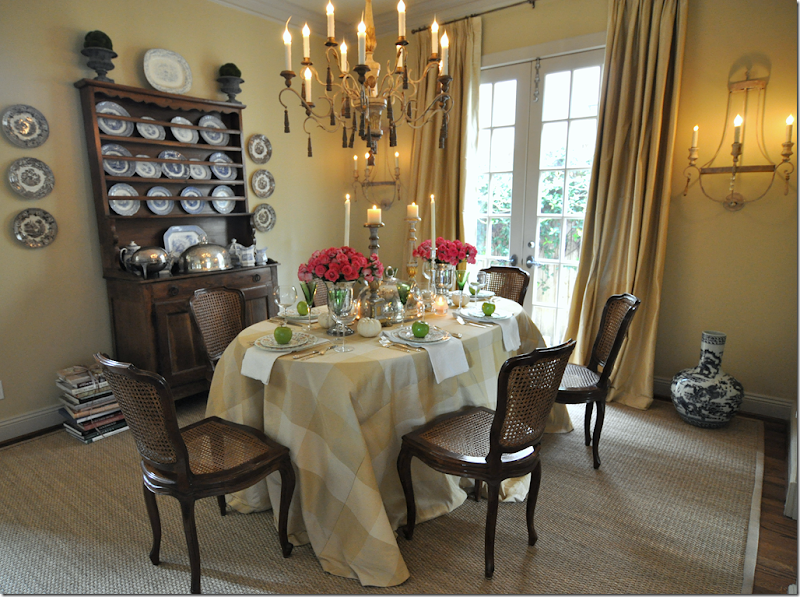 COTE DE TEXAS: Tablescape Thursday: A Brush With Gloss